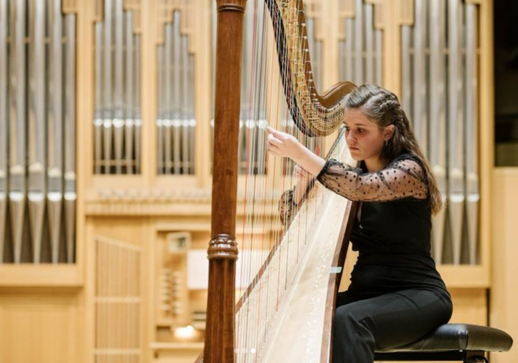 Spend your 2018 summer with Harp Column Academy teachers | Harp Column