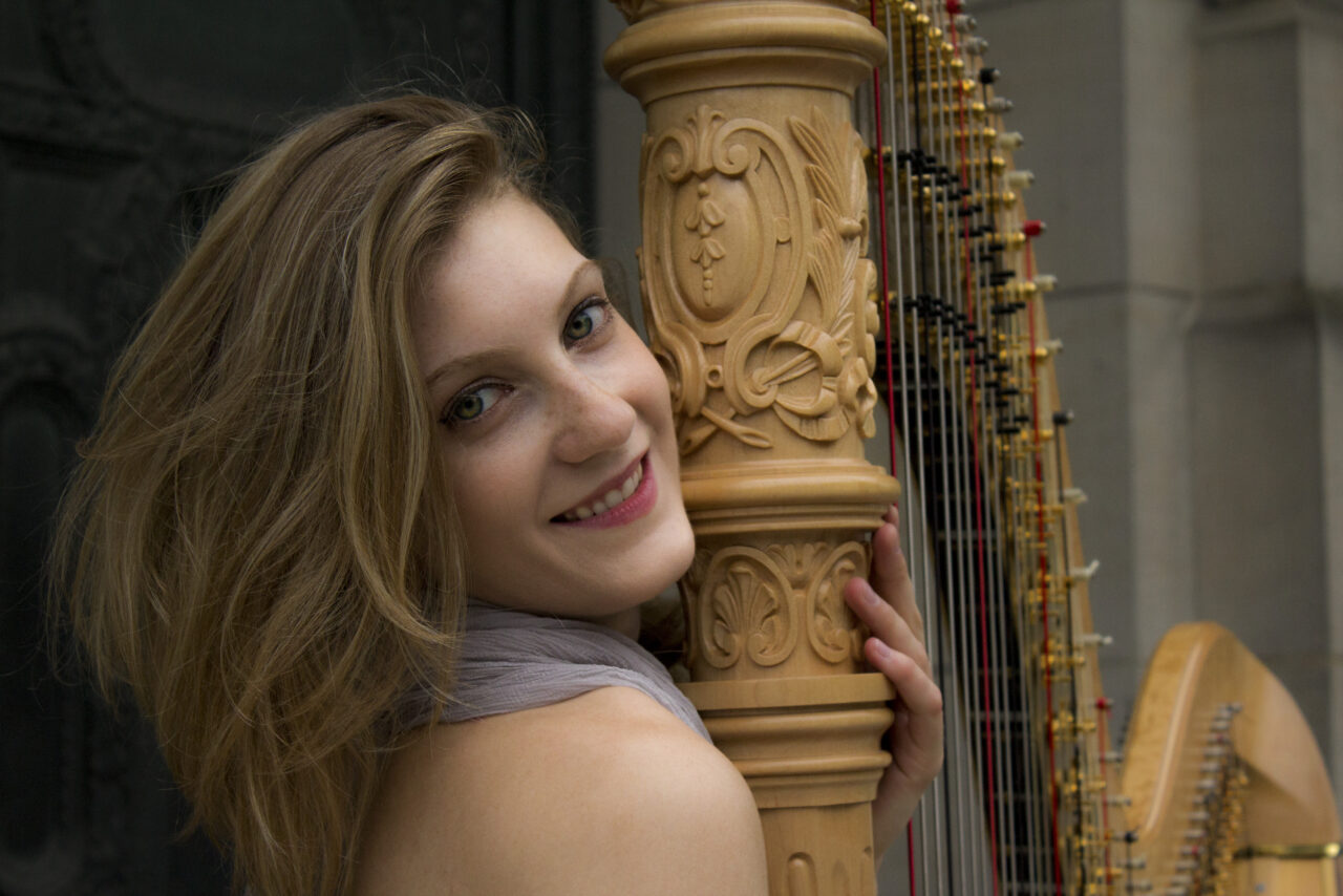 Chelsea Lane | Harp Column