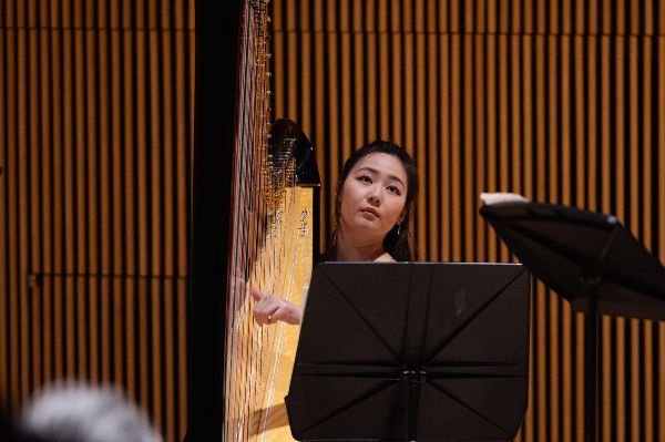 Shirley Guo | Harp Column